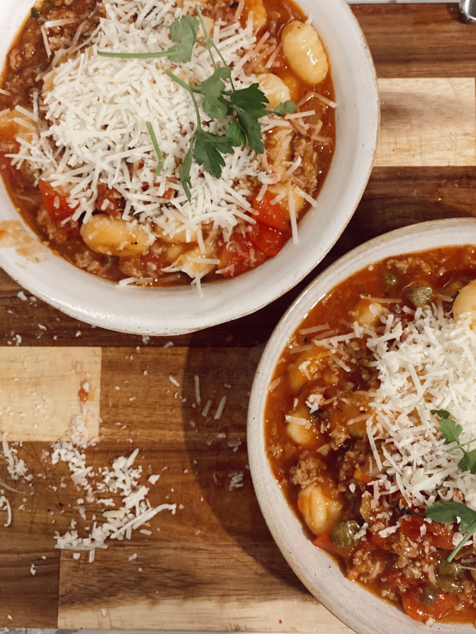 ONE POT SAUSAGE CHILLI TOMATO GNOCCHI PASTA – Jess Rose